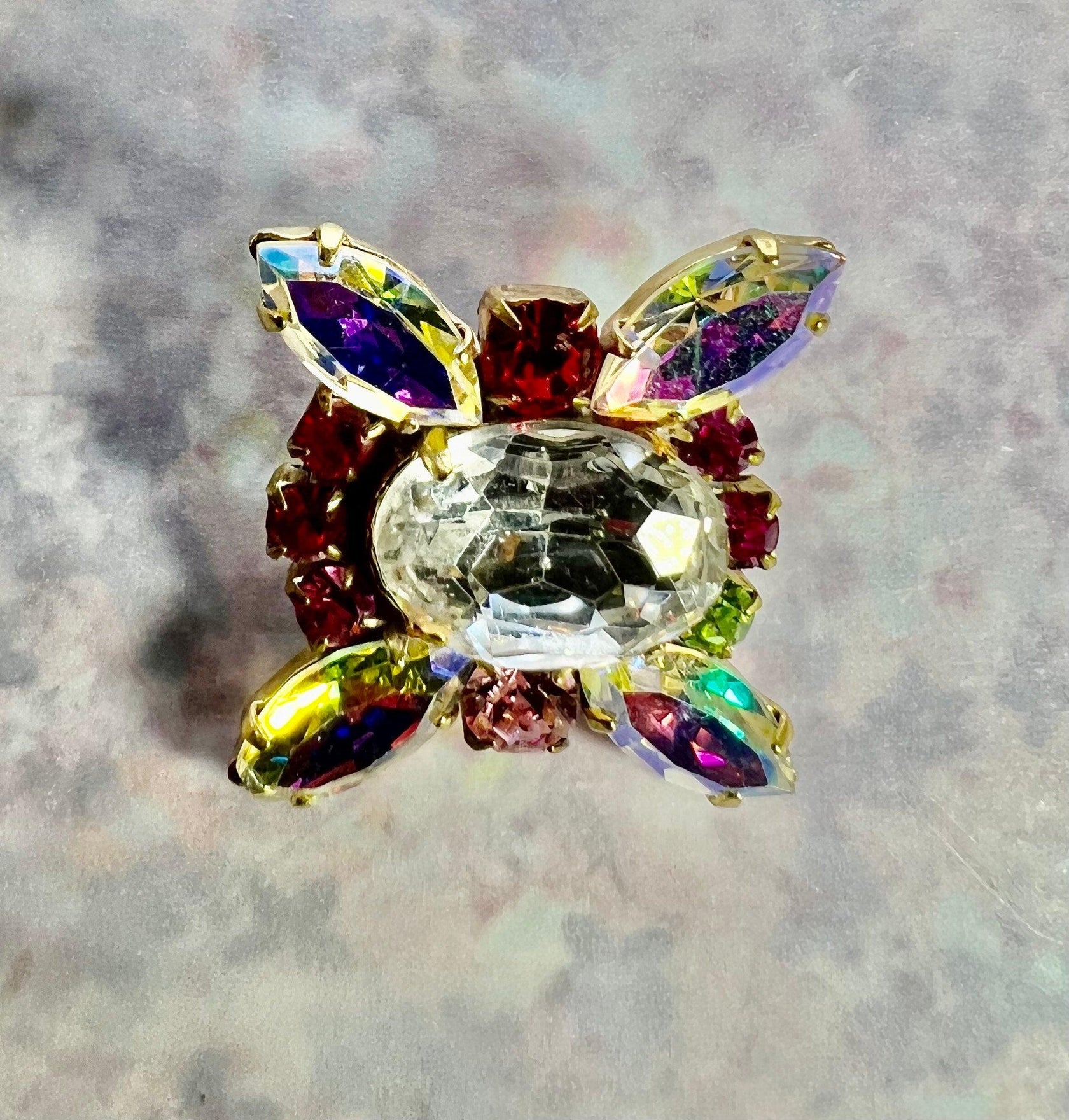 Fancy glass button with a shank – zazaofcanada