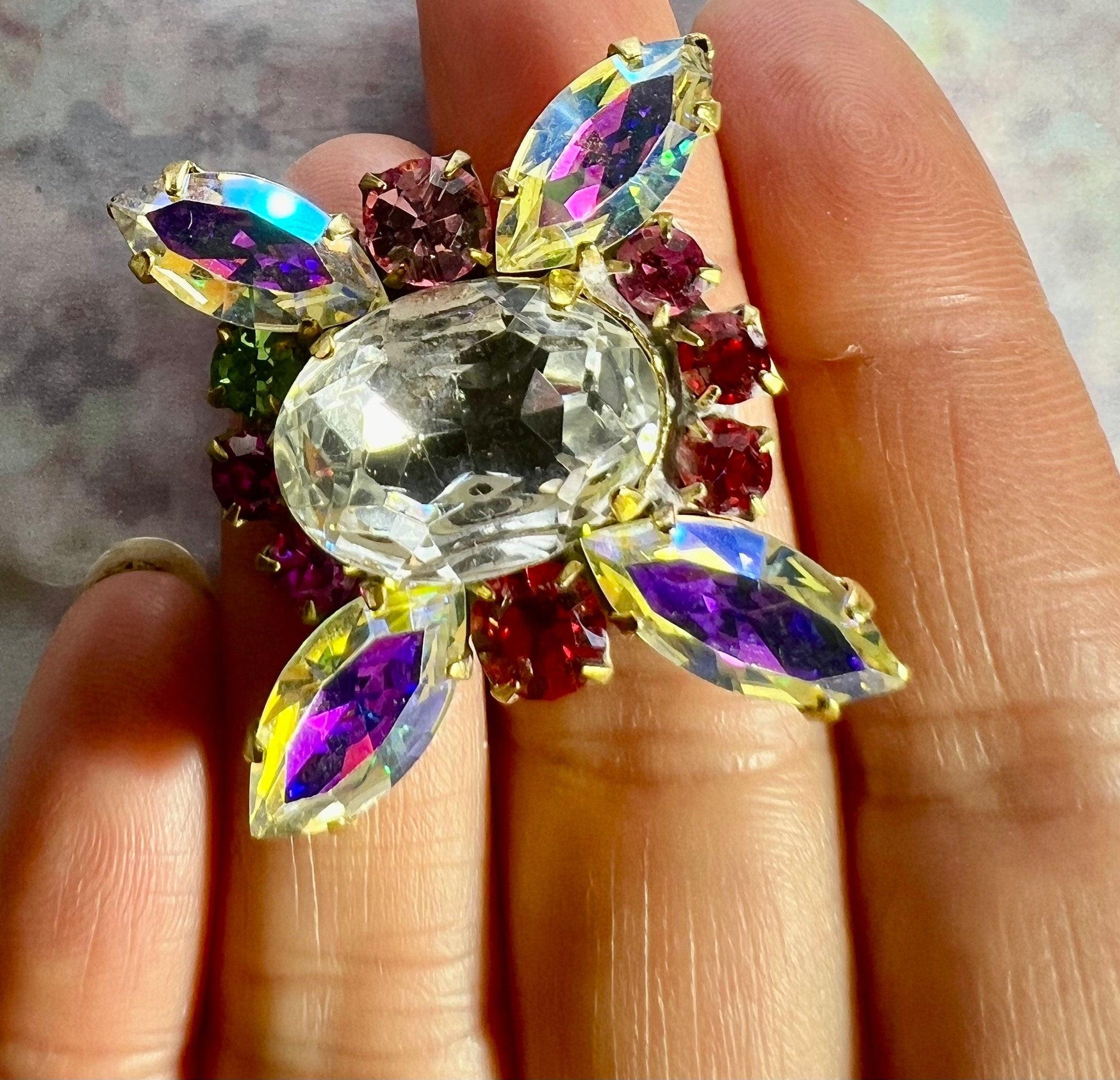 Fancy glass button with a shank – zazaofcanada