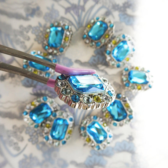 Lot of 10 large blue rhinestone buttons – zazaofcanada