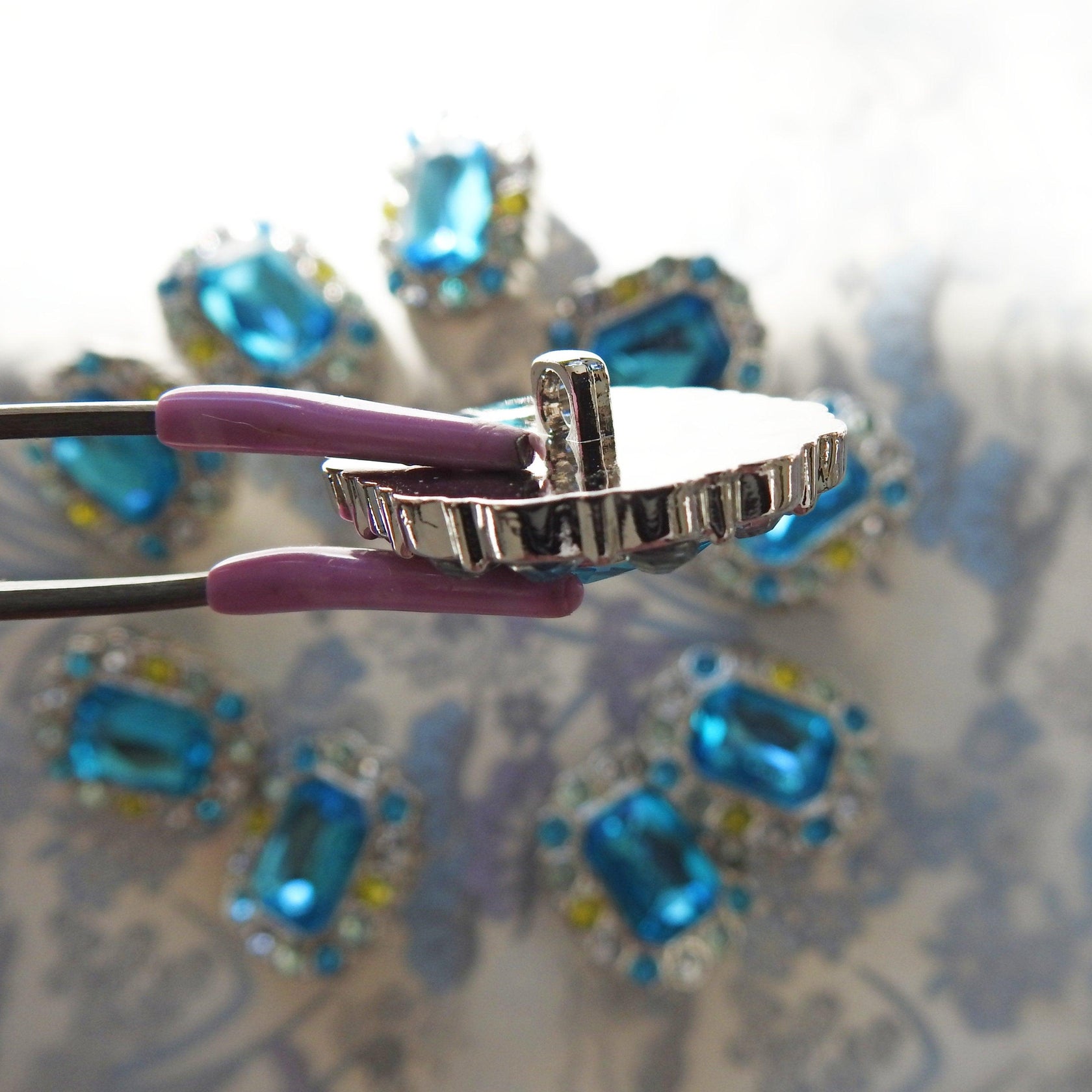 Lot of 10 large blue rhinestone buttons – zazaofcanada