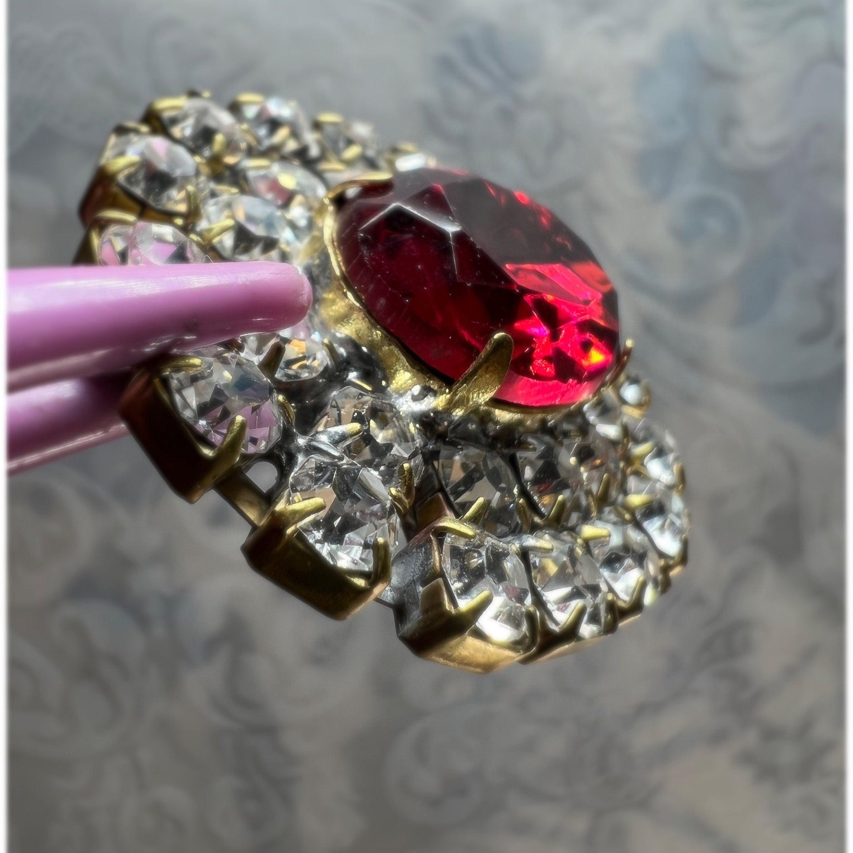 Pink glass Button for fancy apparel – zazaofcanada