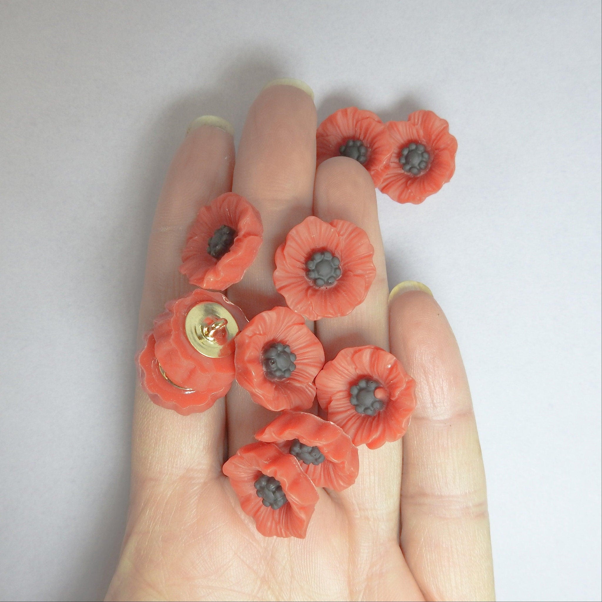 Flower shaped buttons - Poppy fancy buttons – zazaofcanada