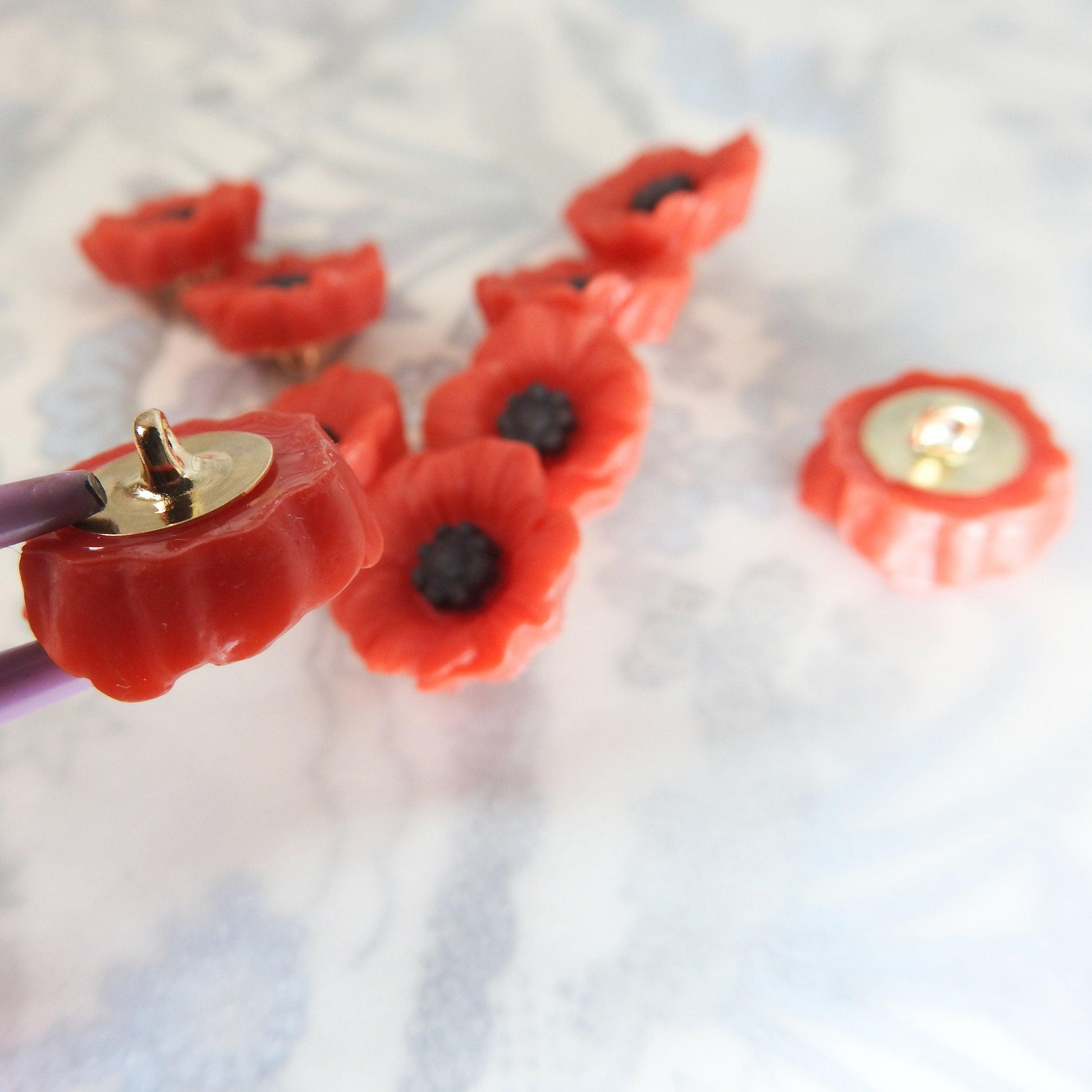 Flower shaped buttons - Poppy fancy buttons – zazaofcanada